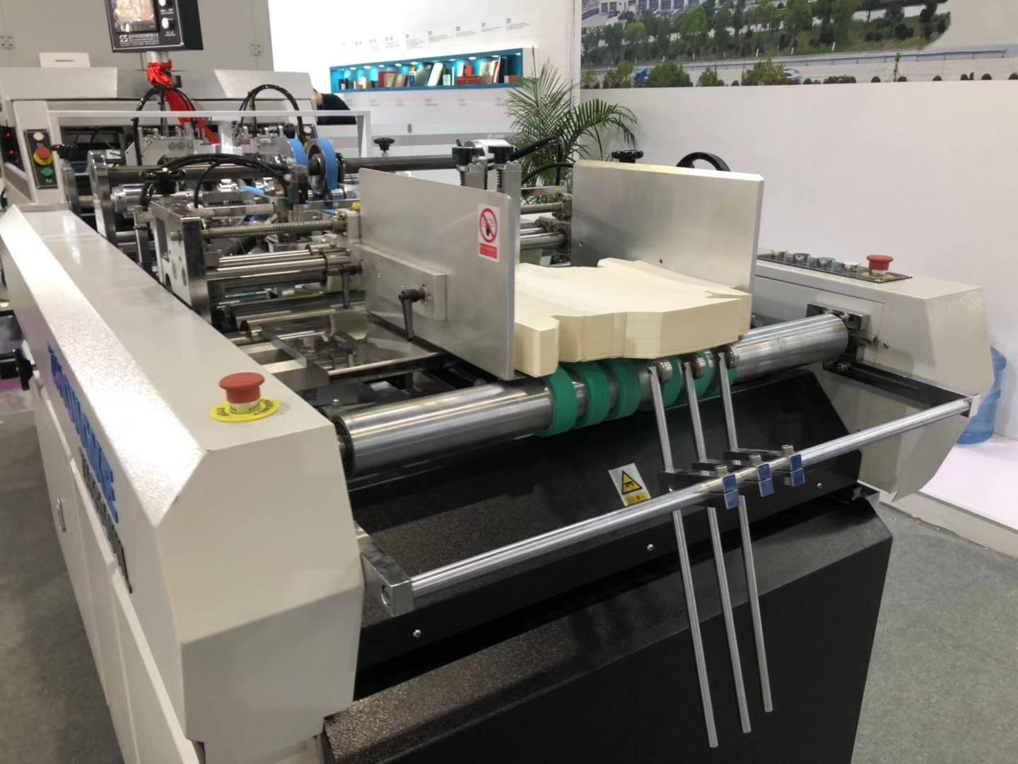 Multi Function Packaging Box Manufacturing Machine Rational Structure